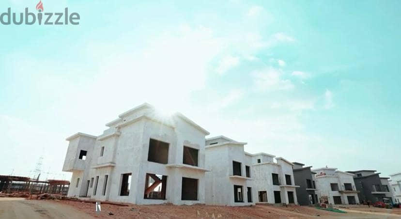 Town villa (2 floors) with an area of 210 square meters ready for ...