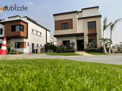 Villa 3BRs corner prime location in front of hydepark new cairo in ...
