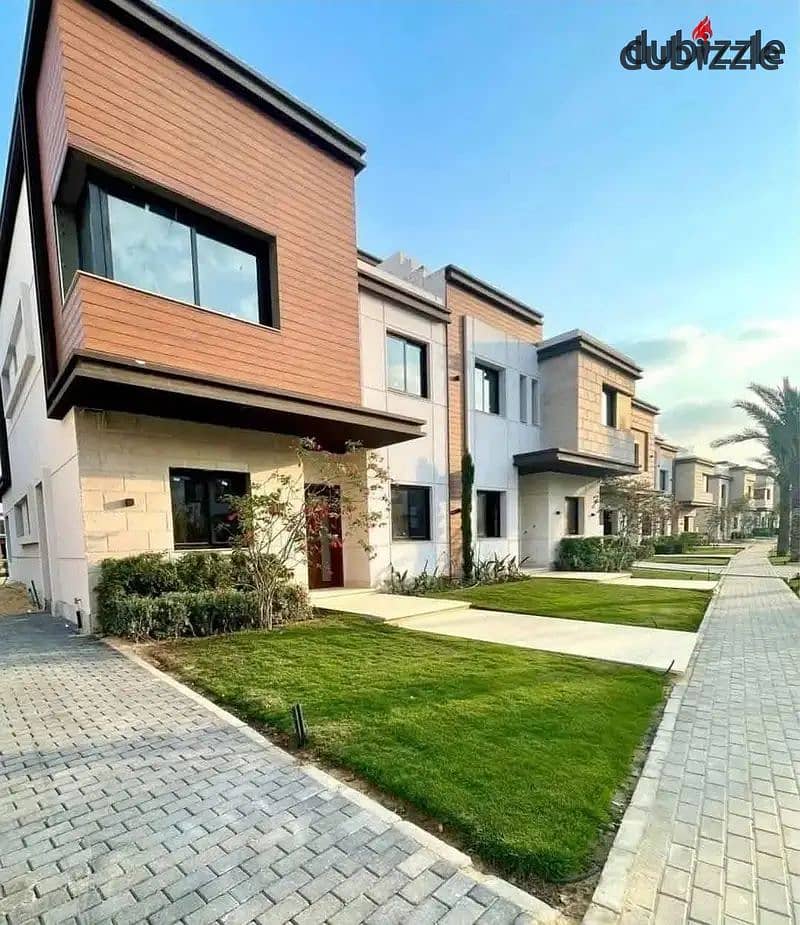 Villa 3BRs prime location in front of hydepark new cairo in Dijar ...