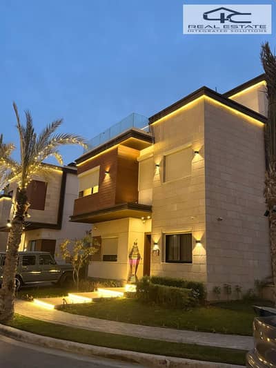 Town house resale ready to move middle 225m for sale in compound Azzar ...