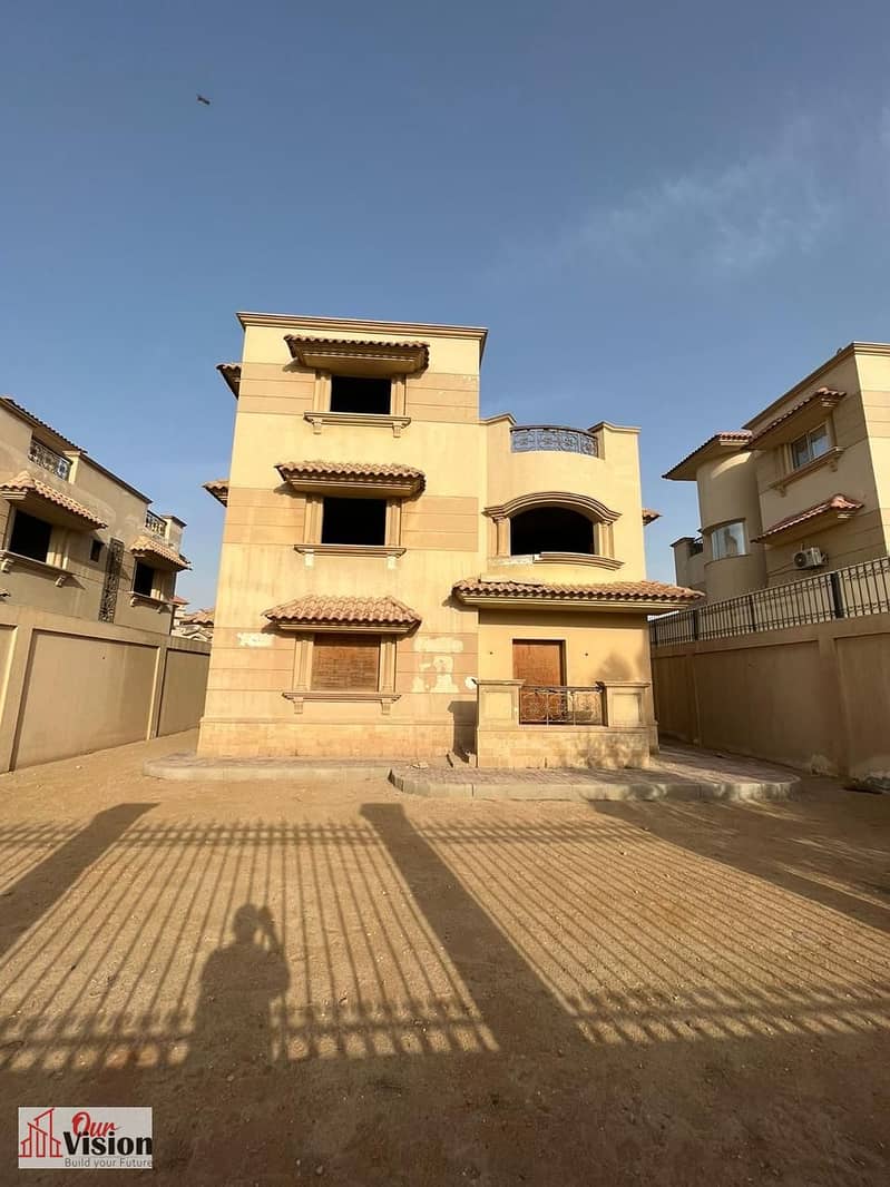 Price reduction for a quick sale of a villa in Royal City Sheikh Zayed ...