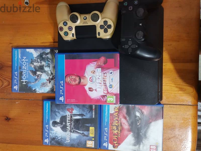 Playstation 4 slim like new - أجهزة ألعاب فيديو - 205791054