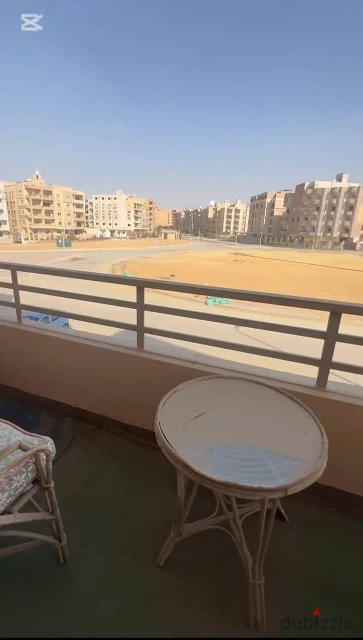 For sale, a 180-square-meter apartment in North Lotus, fully finished ...