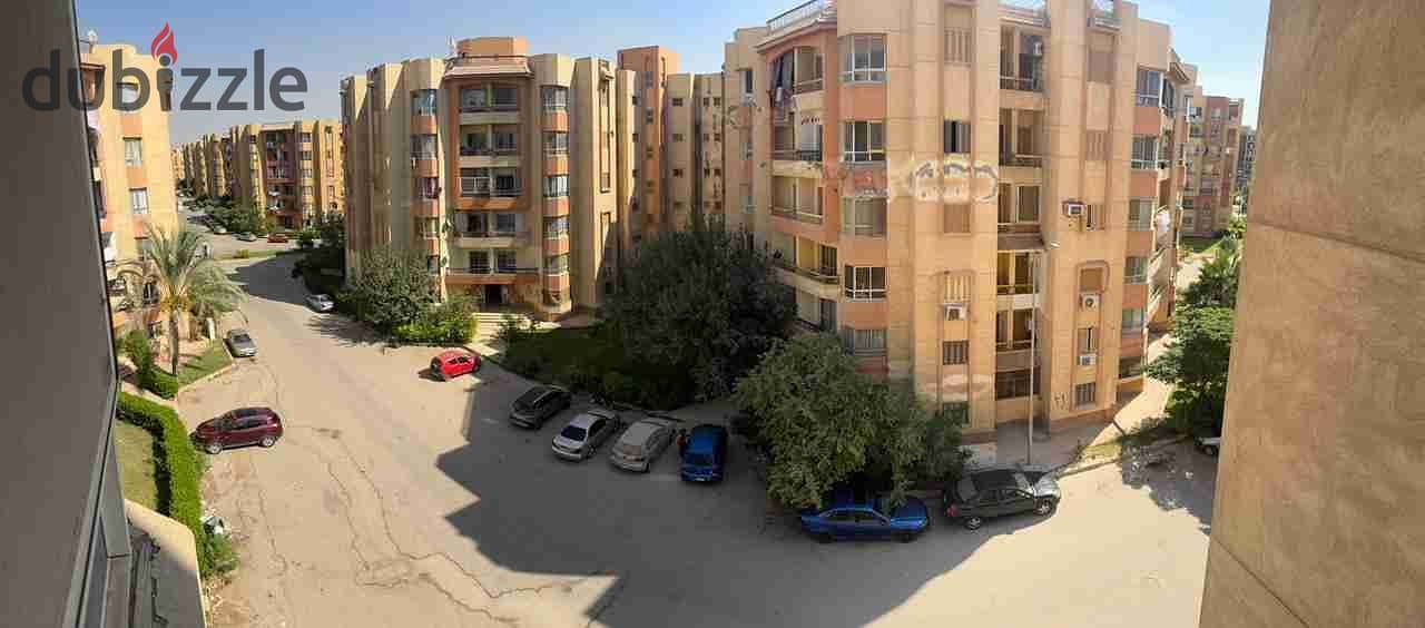 Al-Firdaws Compound Armed Forces in front of Dreamland and next to Mall ...