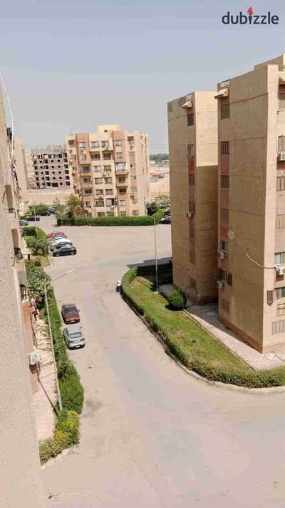 Al-Firdaws Compound Armed Forces in front of Dream Park and next to ...