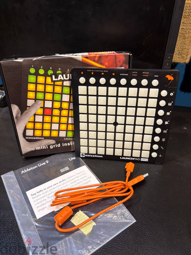 Novation LAUNCHPAD MINI MK2 MKII - صوتيات منزلية - 206286382
