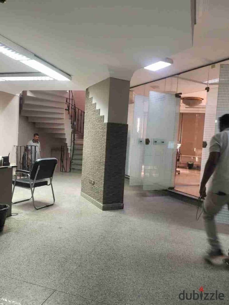 Office for rent, first floor, private entrance, administrative license ...