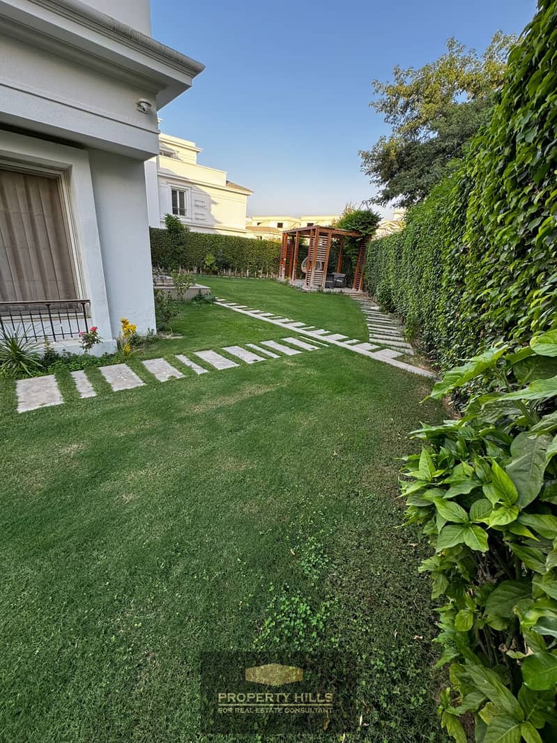 A great deal! A finished villa for sale in Grand Heights compound with ...