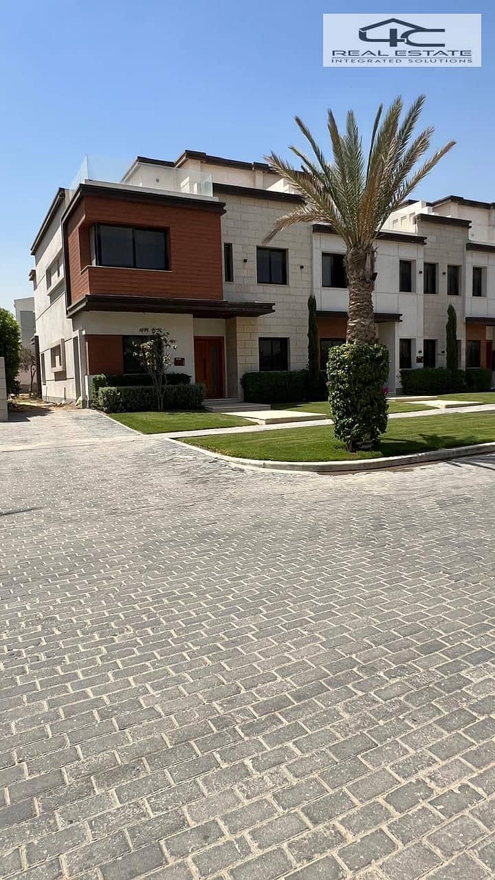 ready to move townhouse resale 4 bedrooms open view landscape prime ...
