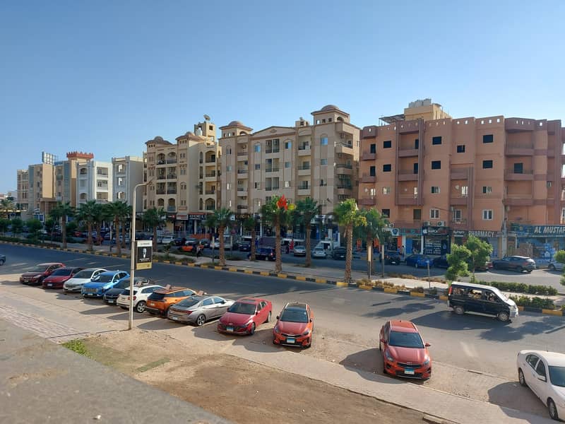 Comfortable 2-Bedroom Apartment with Street View – El Kawther, Hurghada ...