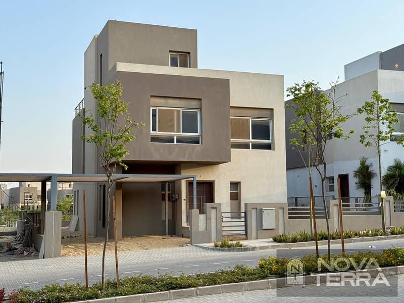 Standalone villa for sale - Etapa Compound - Sheikh Zayed - directly on ...