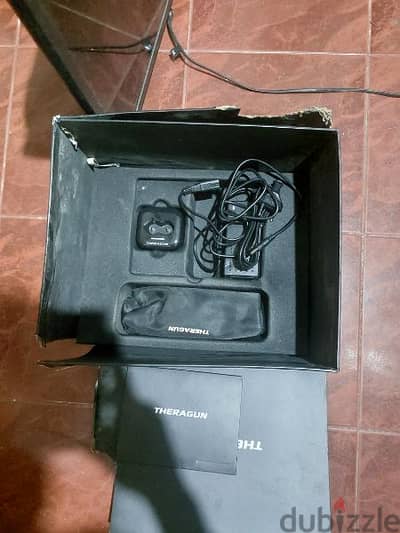 thera gun g3 Pro new but the box is crushed - أدوات رياضية - 200782113